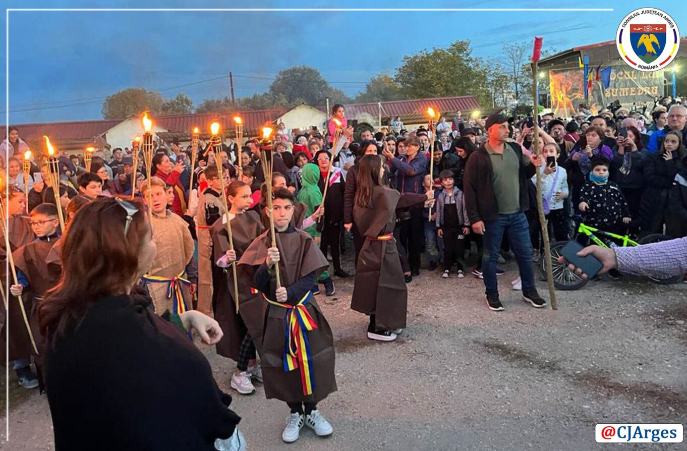 TOPOLOVENI: „Focul lui Sumedru", spectaculos, ca de fiecare dată ...